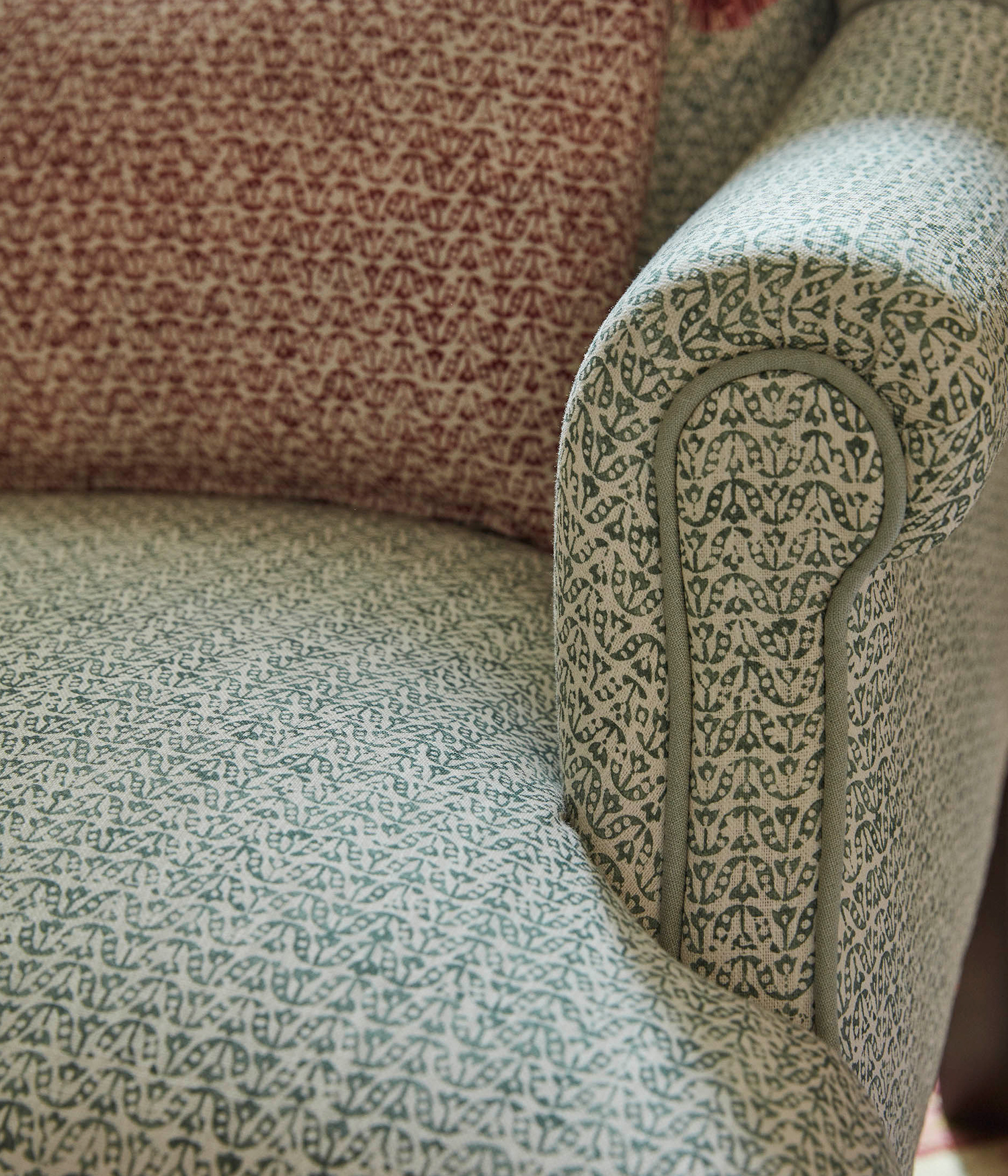 Flori Cherry Rose - James Hare