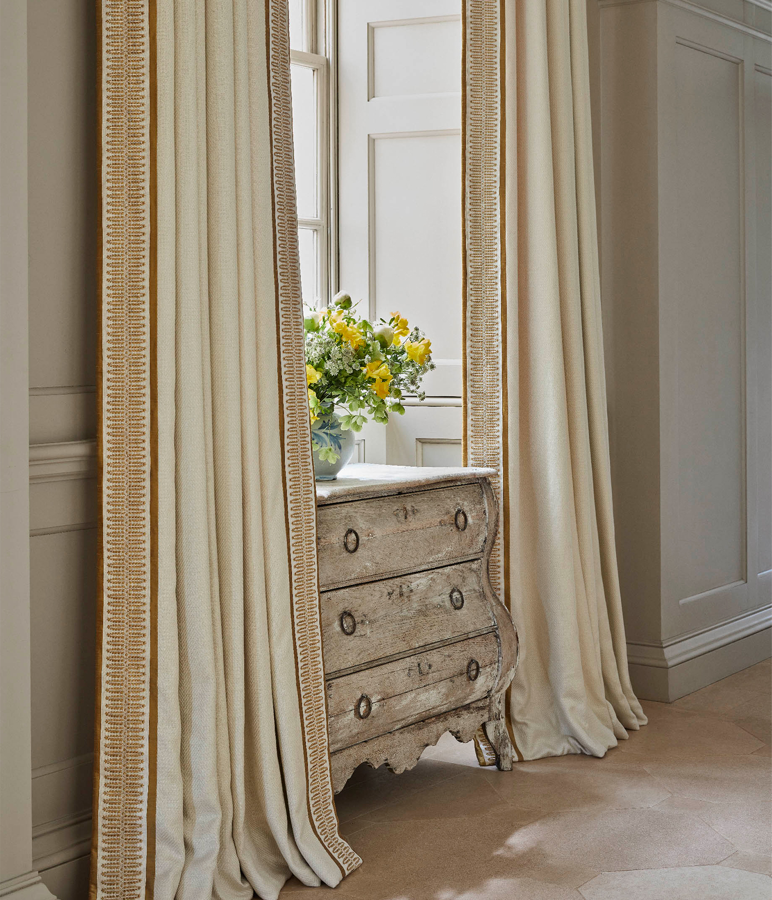 Hampton Mother of Pearl - James Hare